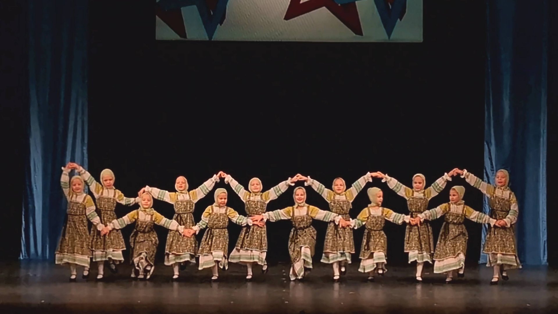 Дайте, дайте ходику малому народику