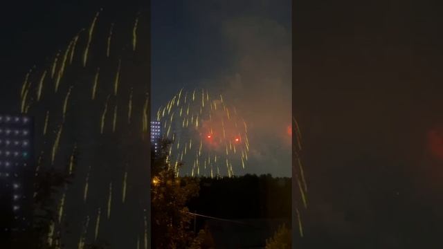 Салют в День России