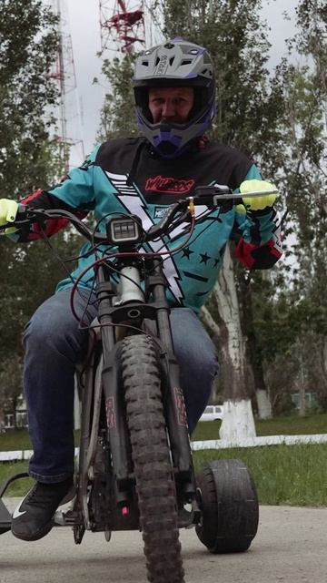 Дрифтит как бог на Сурроне