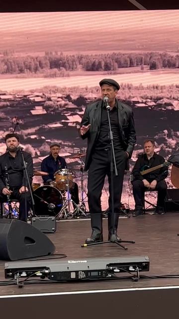 День России, 12 июня 2025 года. Москва, Театральная площадь.