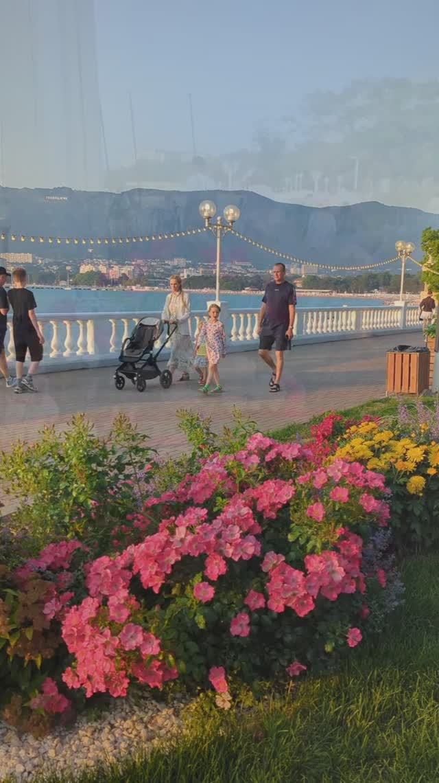 Бульвар и пляж Сады морей🌹 #Геленджик.mp4