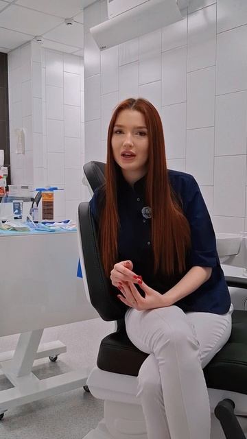 Нужно ли чистить зубы перед гигиеной?