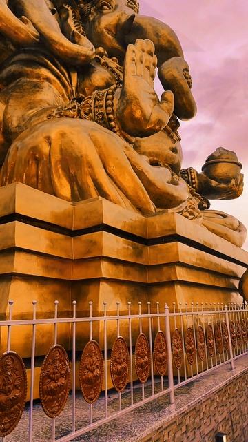 Встреча рассвета в Сарангкоте.
ЙогаТур, Непал.