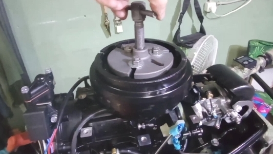 съёмник маховика лодочного мотора