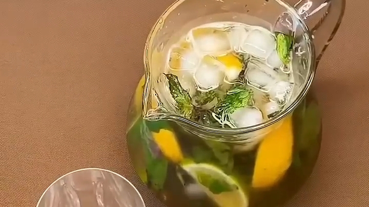 Безалкогольный летний МОХИТО...🍹😋    Рецепт в описании ✍️