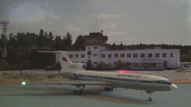 Модель Ту-154.