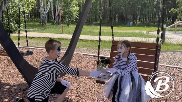 "Мимы в городе!" - прогулка мимов на летнем практикуме театр-студии "Воздух" 2025 г.