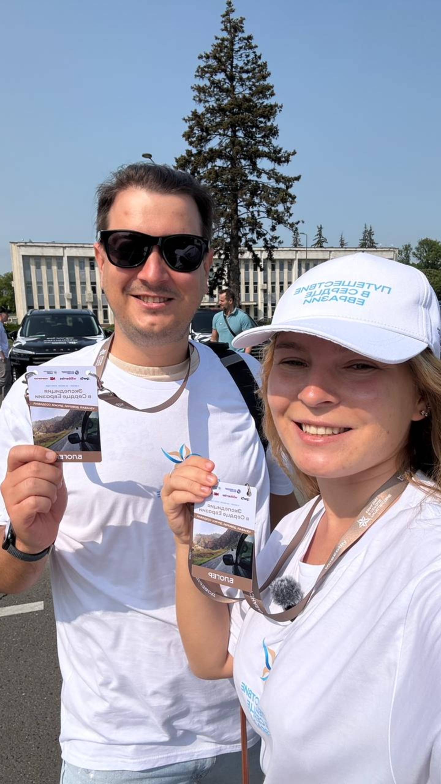 Немного о нашей экспедиции 
(Мы уже подъезжаем к первой остановке, городу Владимир)