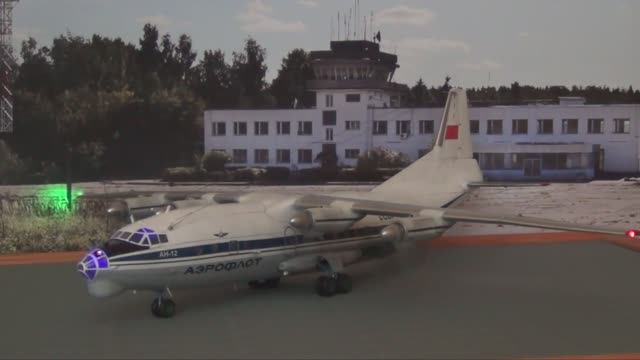 Действующая стендовая модель самолёта Ан-12