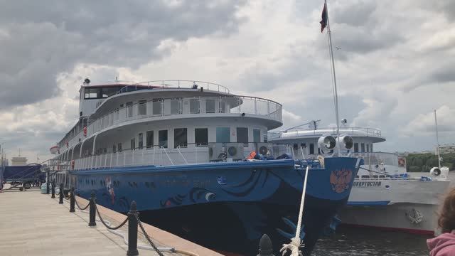 т/х АЛЕКСАНДР БЕНУА и БАШКОРТОСТАН