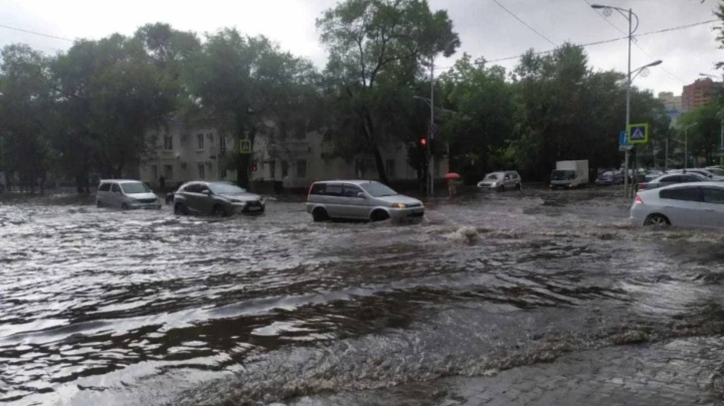 Сильный дождь, гроза, град. Этого мы не ожидали.....