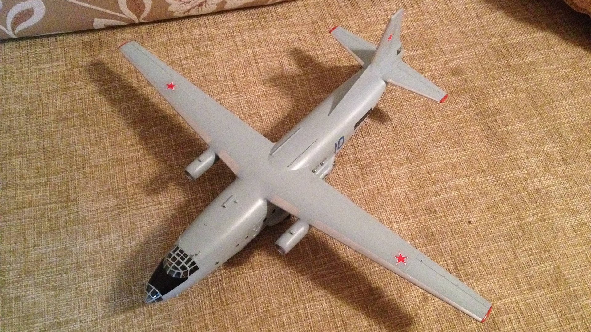 Ан-8.