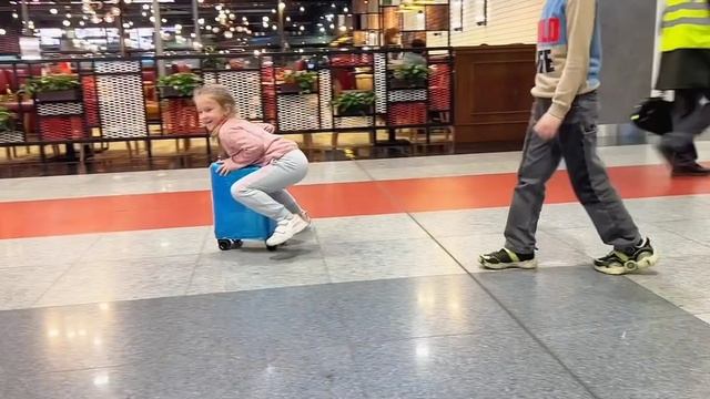 Веселые песенки с Family Fox. Едем на море.