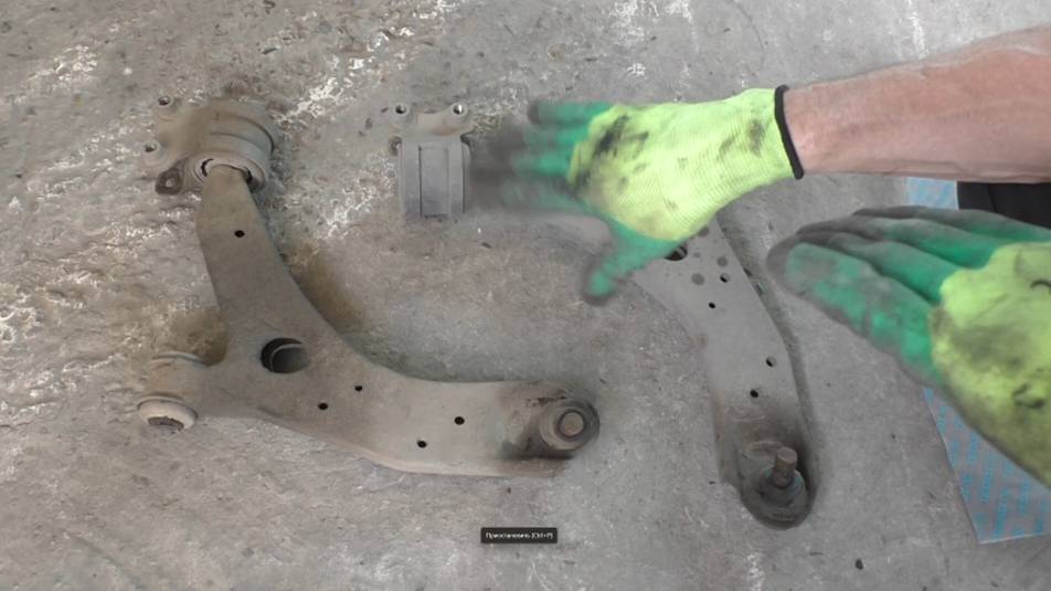 Замена передних нижних рычагов на Mazda 3  2,3  Мазда 3  2005 года