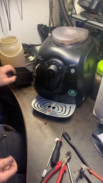 Ремонт кофемашины Philips Saeco Xsmall в СПб | Сгорела плата и проводка после перенапряжения