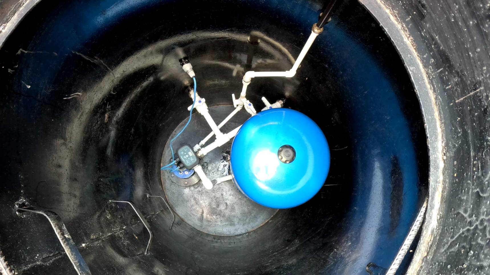 КЕССОН, ГИДРОБАК - УТЕПЛЕНИЕ, ОБСЛУЖИВАНИЕ. МЕТАЛЛИЧЕСКИЙ КЕССОН ПОСЛЕ ЗИМЫ.