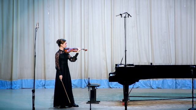 И.С.Бах - «Лур» и «Гавот» из Партиты №3 для скрипки соло Ми мажор