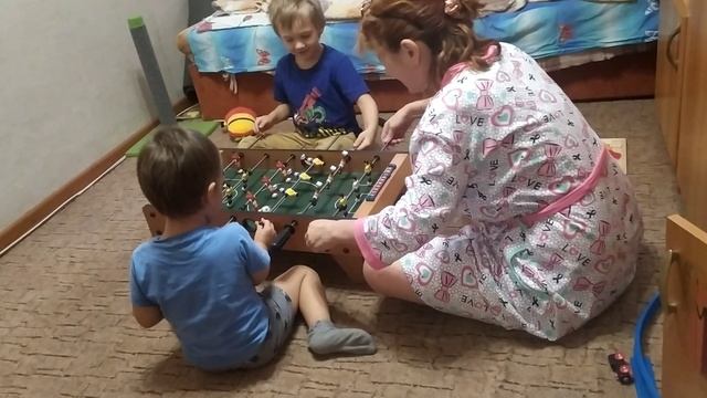 Игры с бабушкой могут увлекать