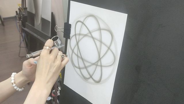 Как улучшить навыки аэрографии? Попробуйте упражнение "Атом"! 🎨🖌️