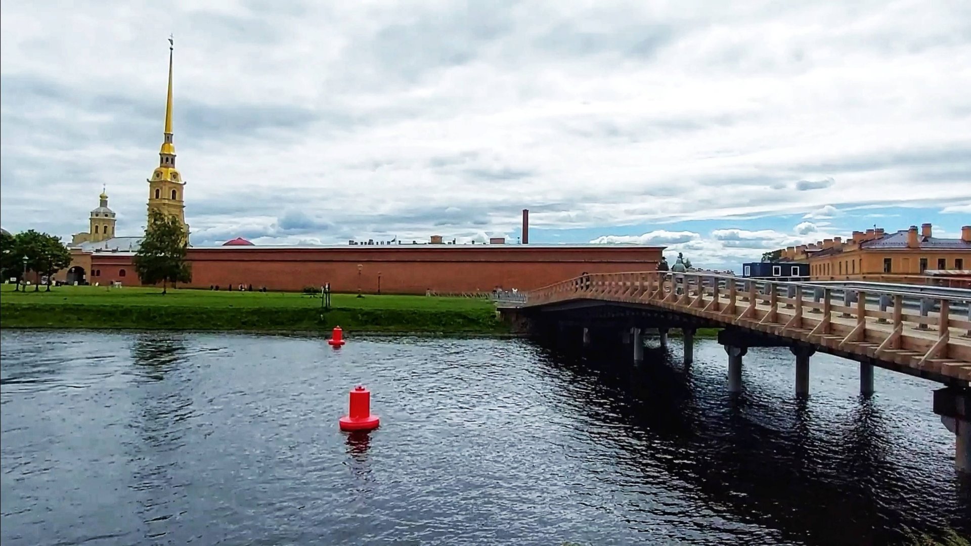 Не были в Петропавловской крепости? Короткая прогулка 👉