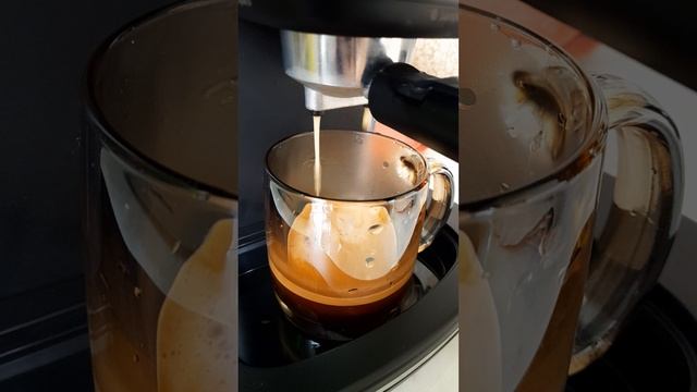 Приготовление кофе в рожковой кофеварке Kitfort КТ-736 - медленно, мало пенки