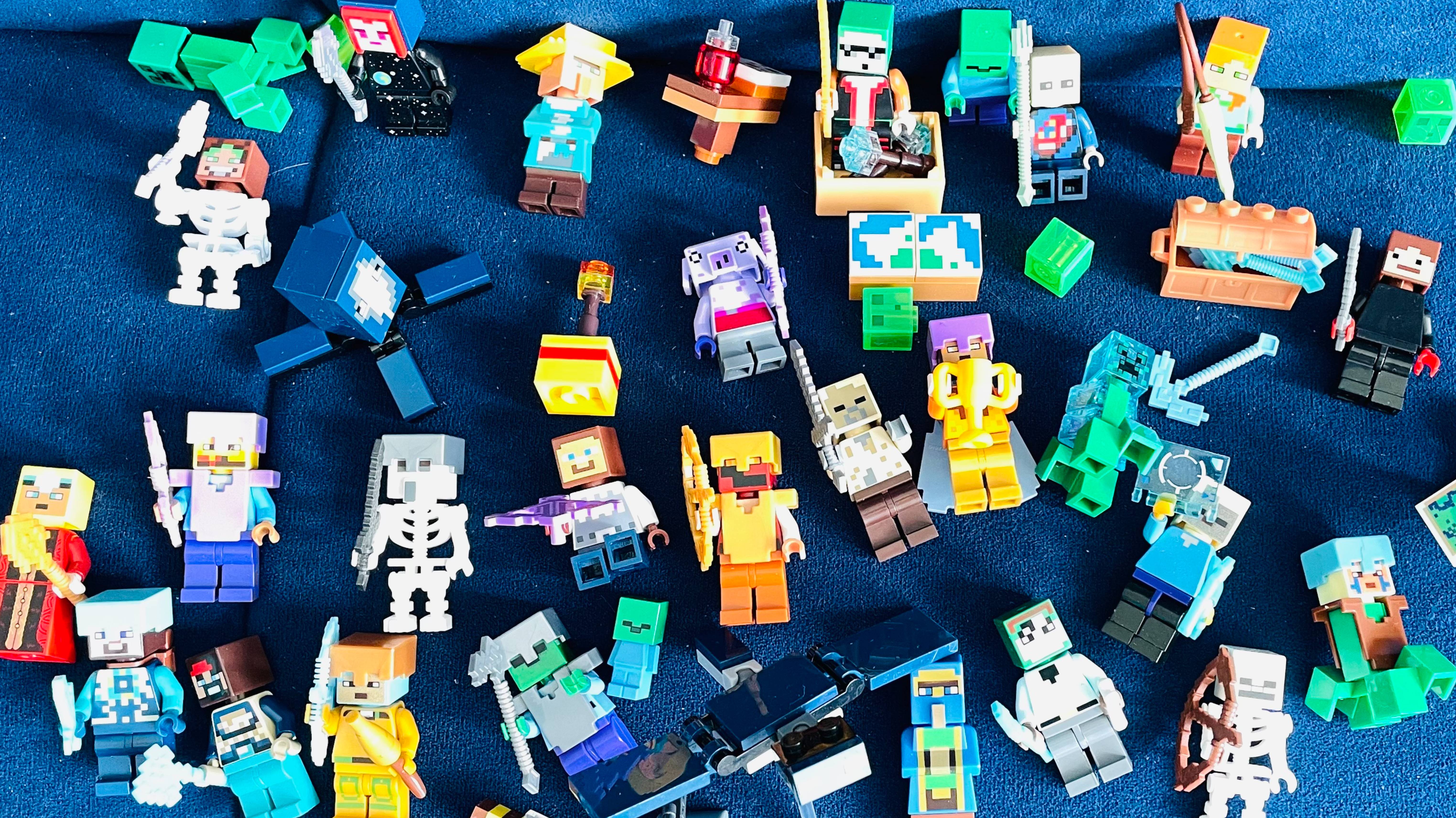 Фигурки и игрушки Майнкрафт. Часть 1