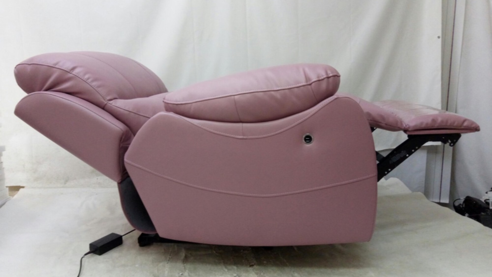 Педикюрное кресло-реклайнер в стандартной экокоже Boom Tutti Ftutti