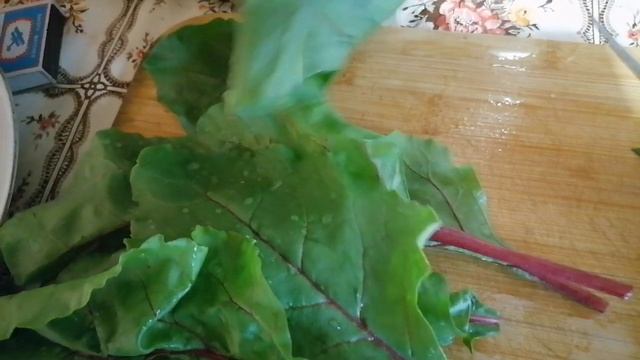 Суп из свекольной ботвы