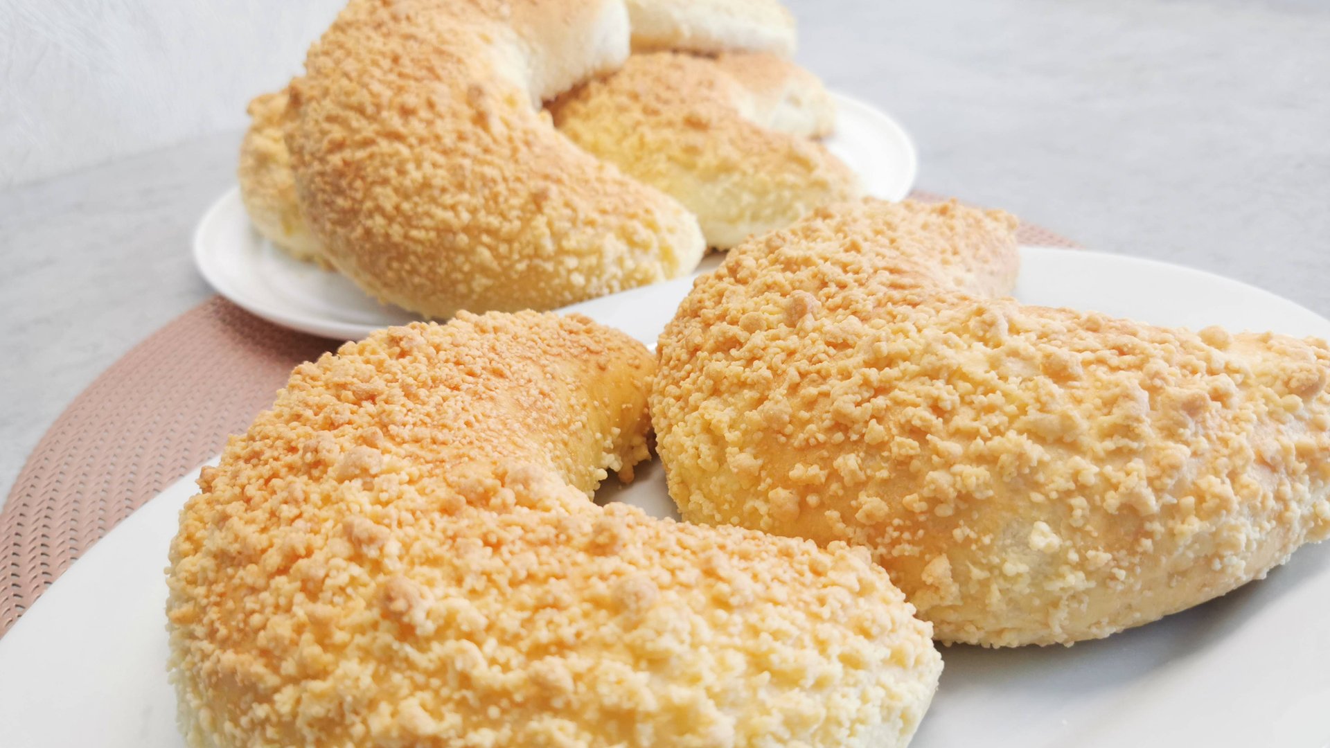 Рожки со штрейзелем. Простой рецепт вкусной домашней выпечки.