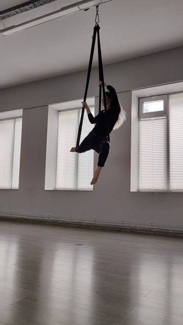 Aerial Straps / Воздушные ремни