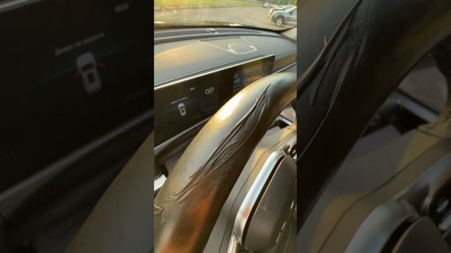 Сравнение Mercedes 2008 года и Jetour 2023 года