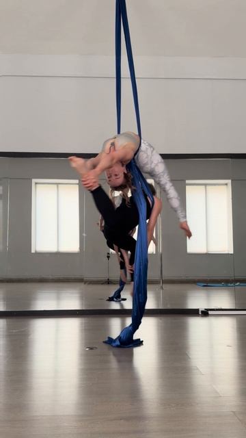 Воздушные полотна дуэт/Aerial Silks Duo