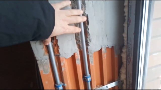 Это надо учесть при устройстве тёплого откоса.
