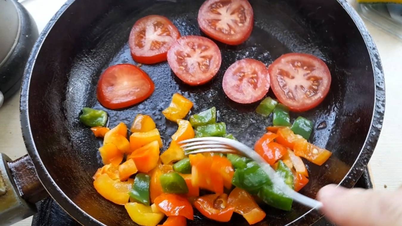 20250616_143241 Дачная кухня. Кабачки жареные с овощами. Часть 1