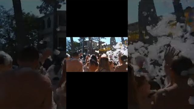 В Аквапарке.