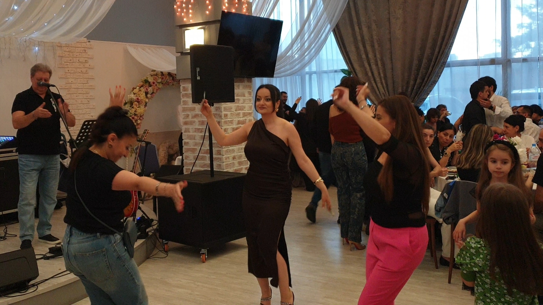 Ассирийцы 🔵⚪🔴 Духрана д Мар Зайя в Москве 🎊🙌🙏🏻