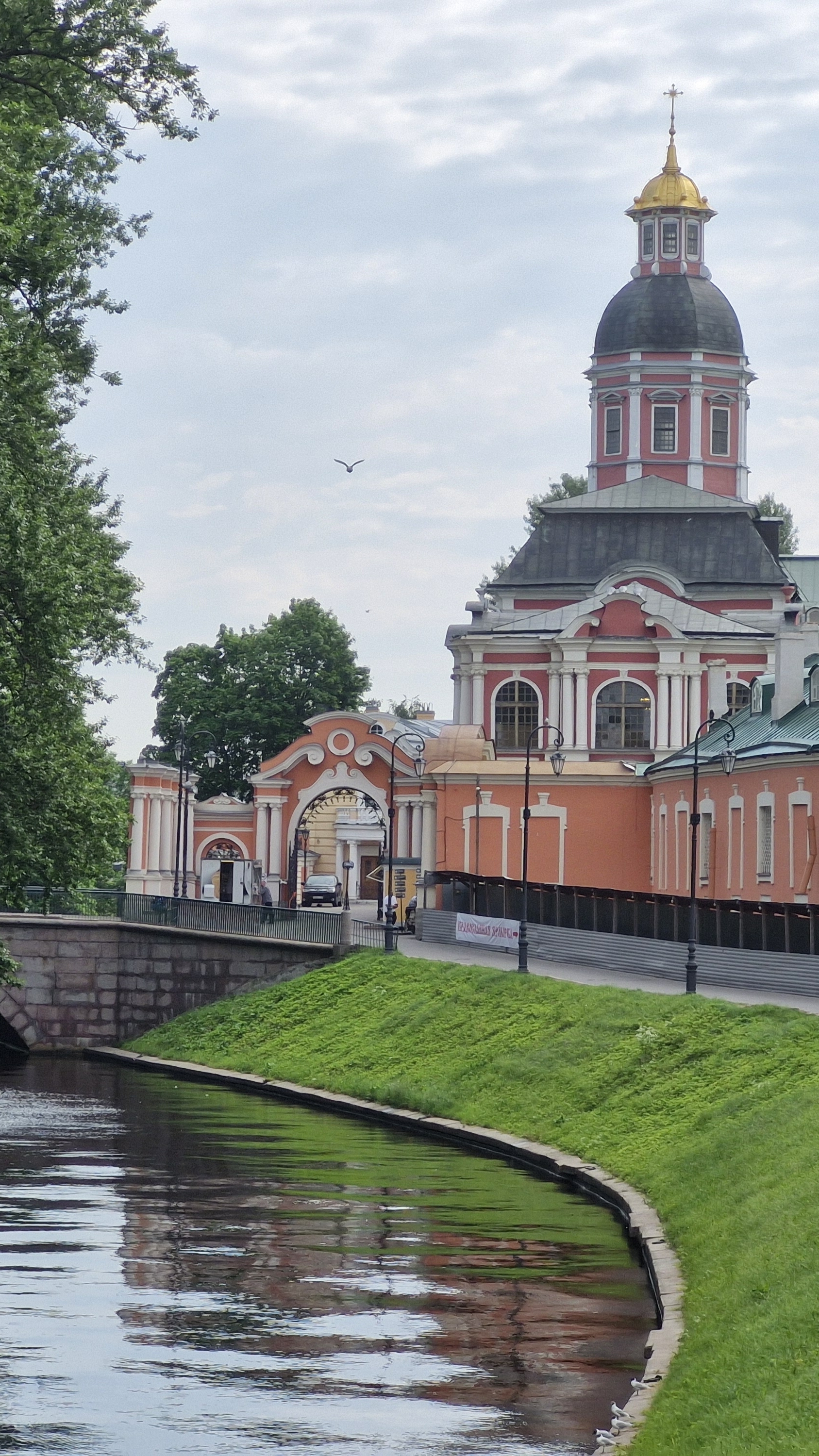 Александро-Невская лавра в Санкт-Петербурге