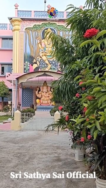 Даршан Господа Ганеши 
Прашанти Нилаям "Экадантая Вакратундая" - благословенной недели🙏Ом Саи Рам