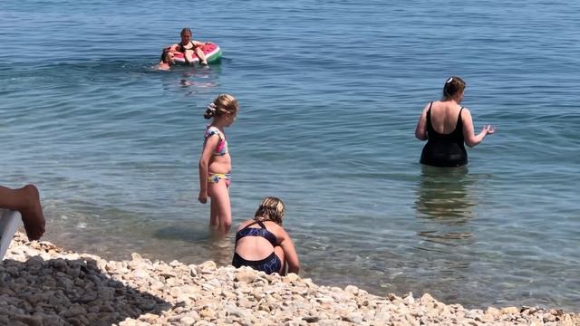 Открыли купальный сезон в Алуште