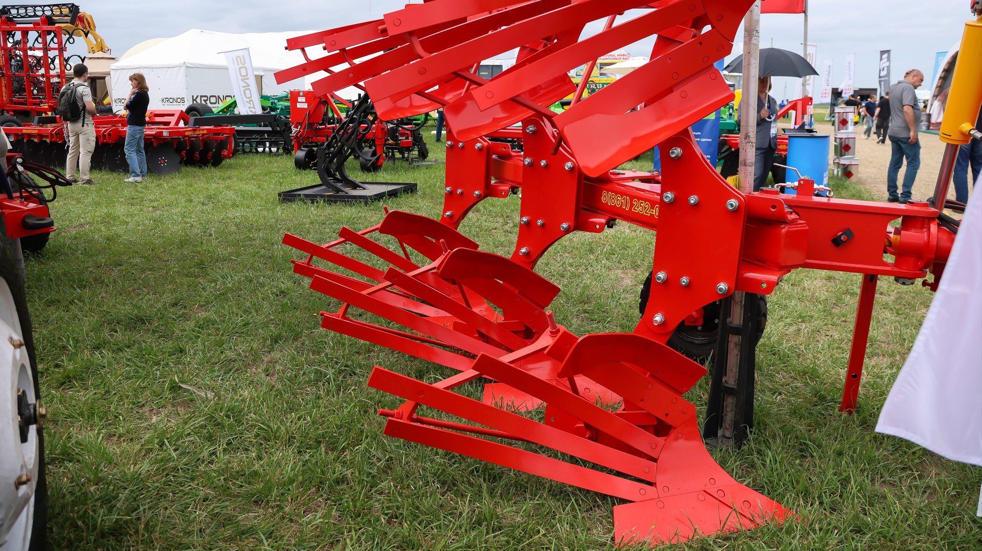 Обзор на Плуг лемешный оборотный ПЛО-3 ВАРЯГ® с гидравлической регулировкой ширины обработки