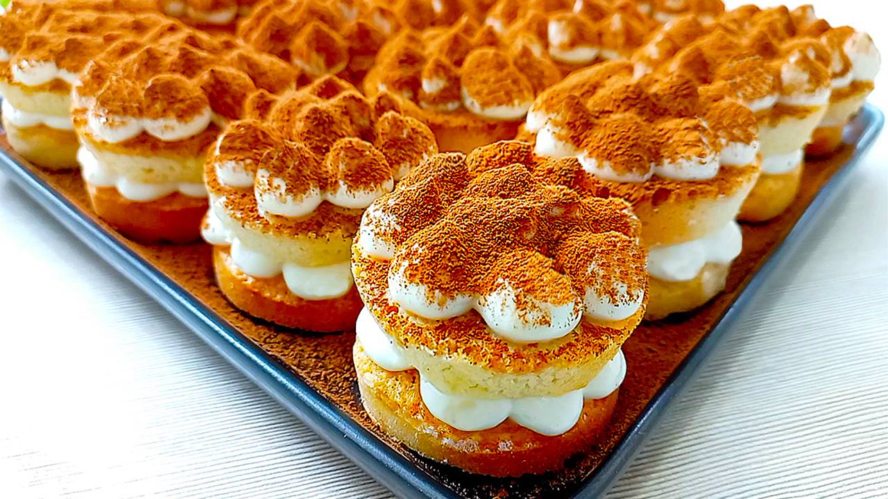 Мягкое и насыщенное пирожное тирамису дома! + Рецепт печенья савоярди!