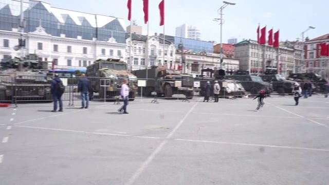 Площадь Борцов за революцию.