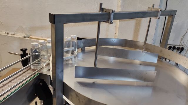 Конвейер 4 метра и приемный стол - Etikon.ru