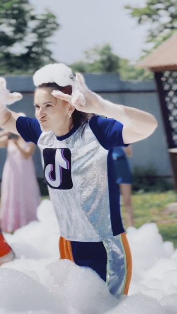 Пенная вечеринка с ведущим и диджеем