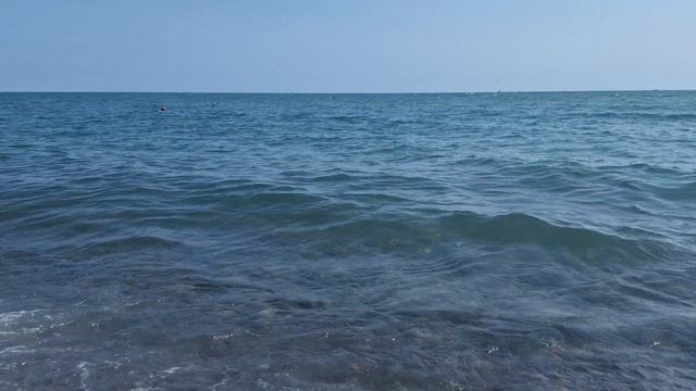 Залил бетон, искупался в море, раскидал песок под бассейн