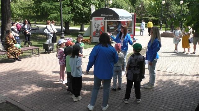 Номинация "Познаю мир". Команда "Спутники детства"