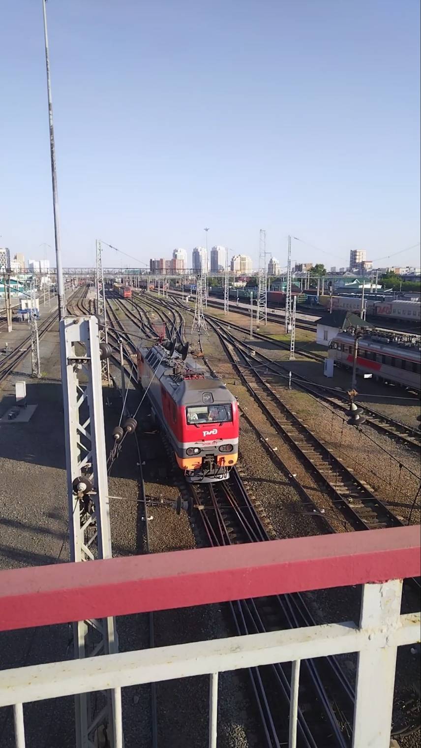 ЭП2К-322 следует в депо