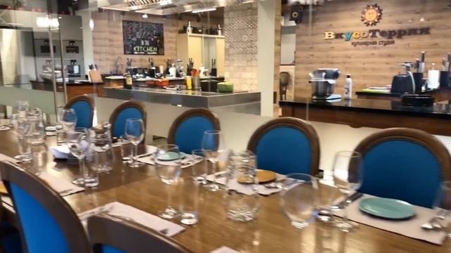 Видео экскурсия по залу №1 в Кулинарной студии Вкусотеррия