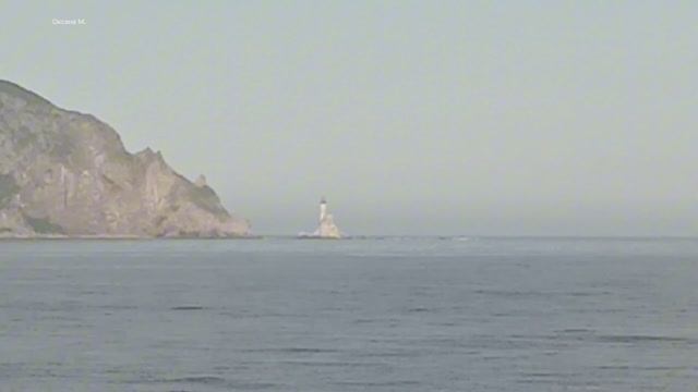 Путешествие на остров Шикотан (Курилы). 2 часть.  Проплываем рядом с мысом Анива и маяком Анива.mp4