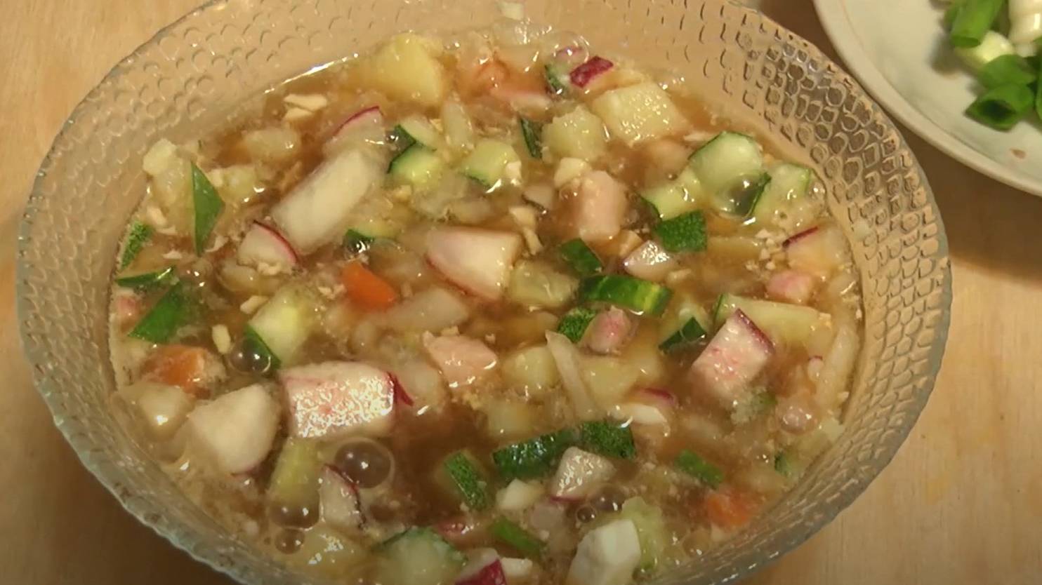 Окрошка на квасе и айране